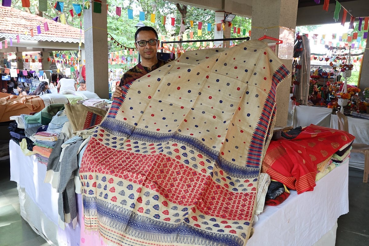 Dastkari Haat Samiti Celebrates 40 Years with Vibrant Crafts Bazaar at ...