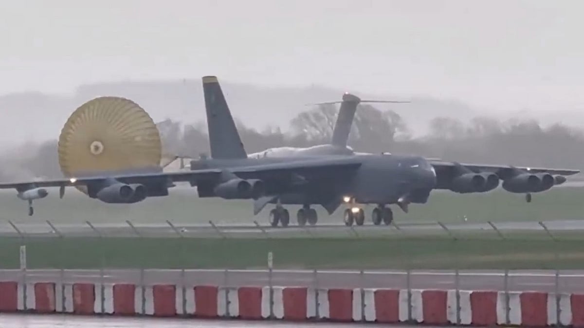 US B-52 Bomber Joins Operation Epic Fury Amid Israeli Strikes in Lebanon